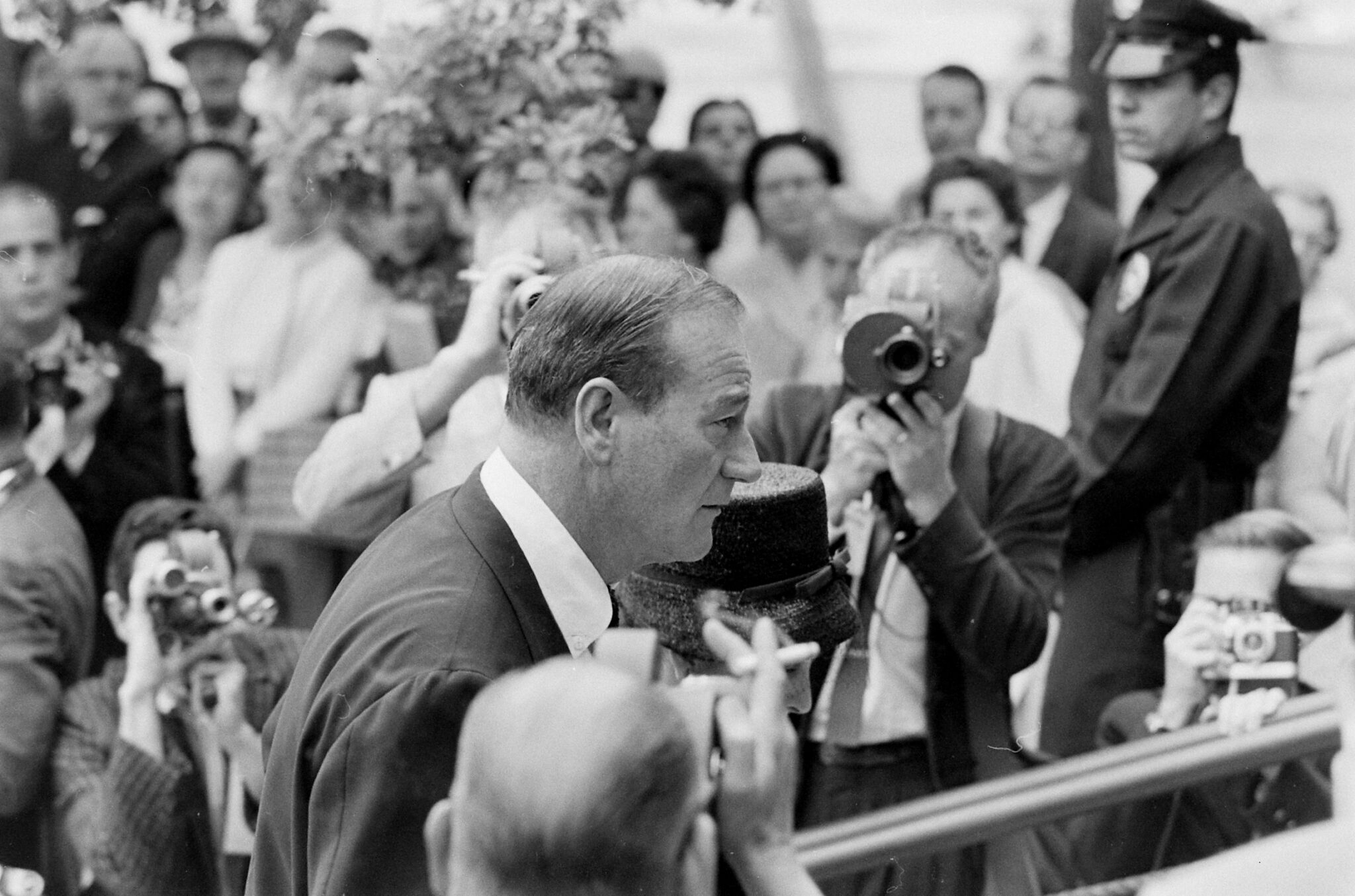 Dean Martin: Rare and Classic Photos of a Laid-Back Legend