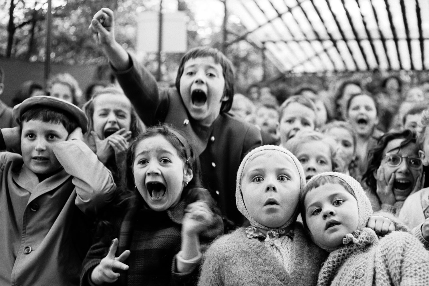 Behind The Picture Children At A Puppet Show Paris 1963 Behind The Picture Children At A Puppet Show Paris 1963